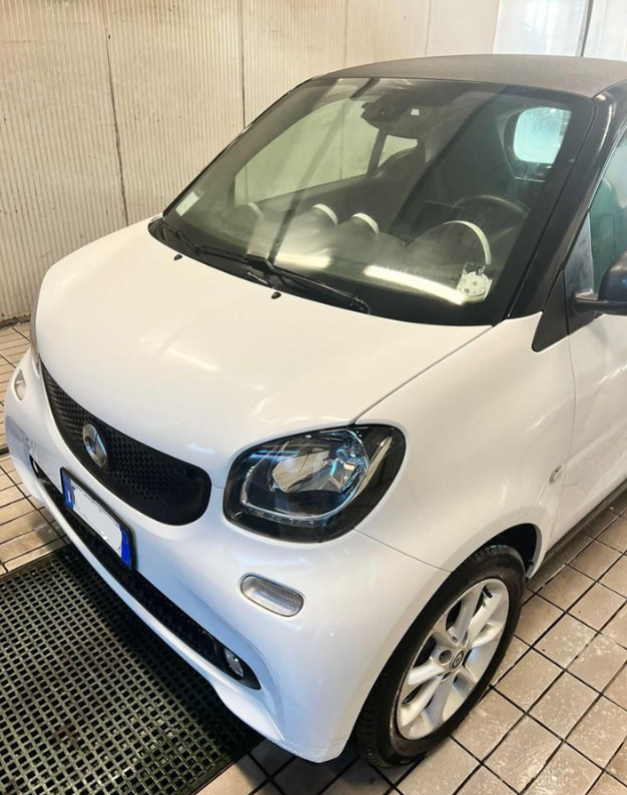 Car Detailing Milan | Complete Decontamination for Smart